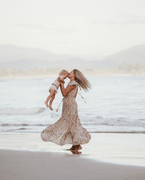 MAMA MUSES – Axel & Ash